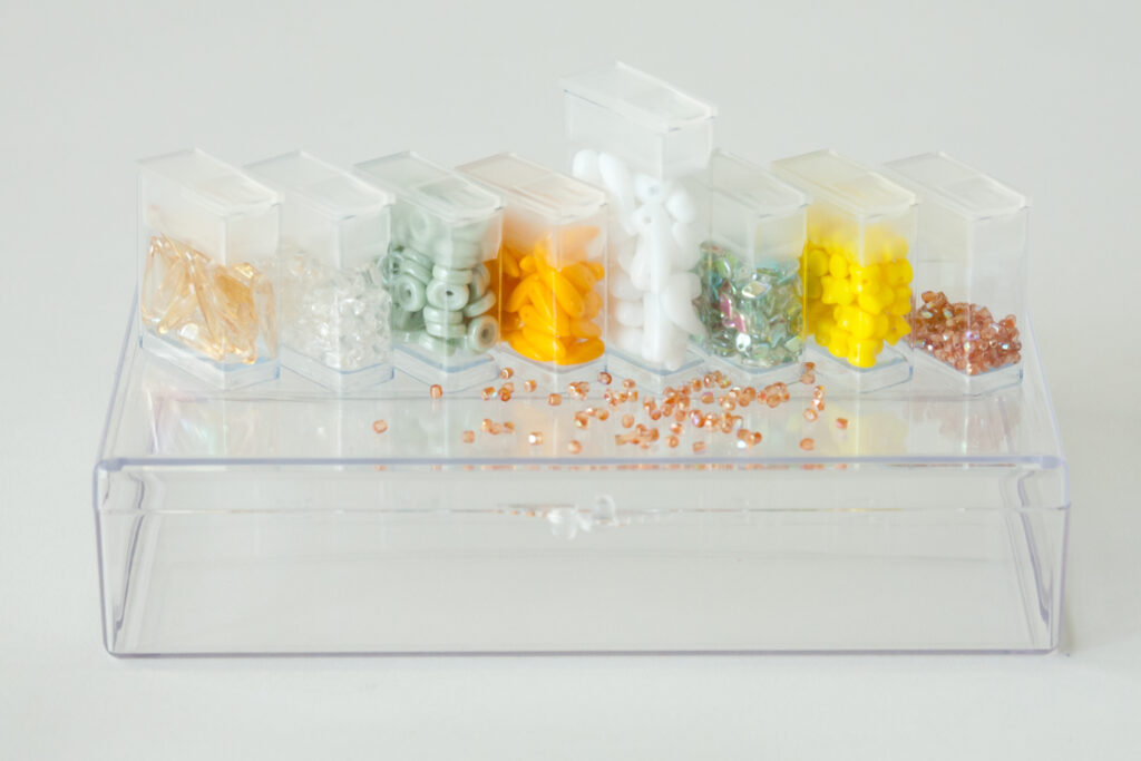 Single Hot & Trendy Beads of the Month Club – Beads of the Month Clubs